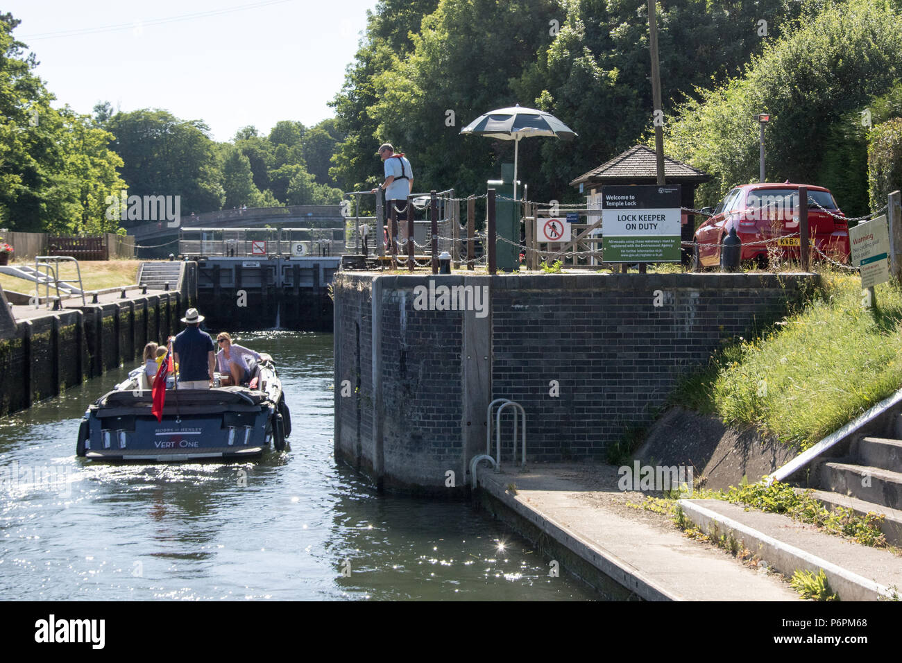 Temple Lock is a lock and weir situated on the Buckinghamshire bank of ...