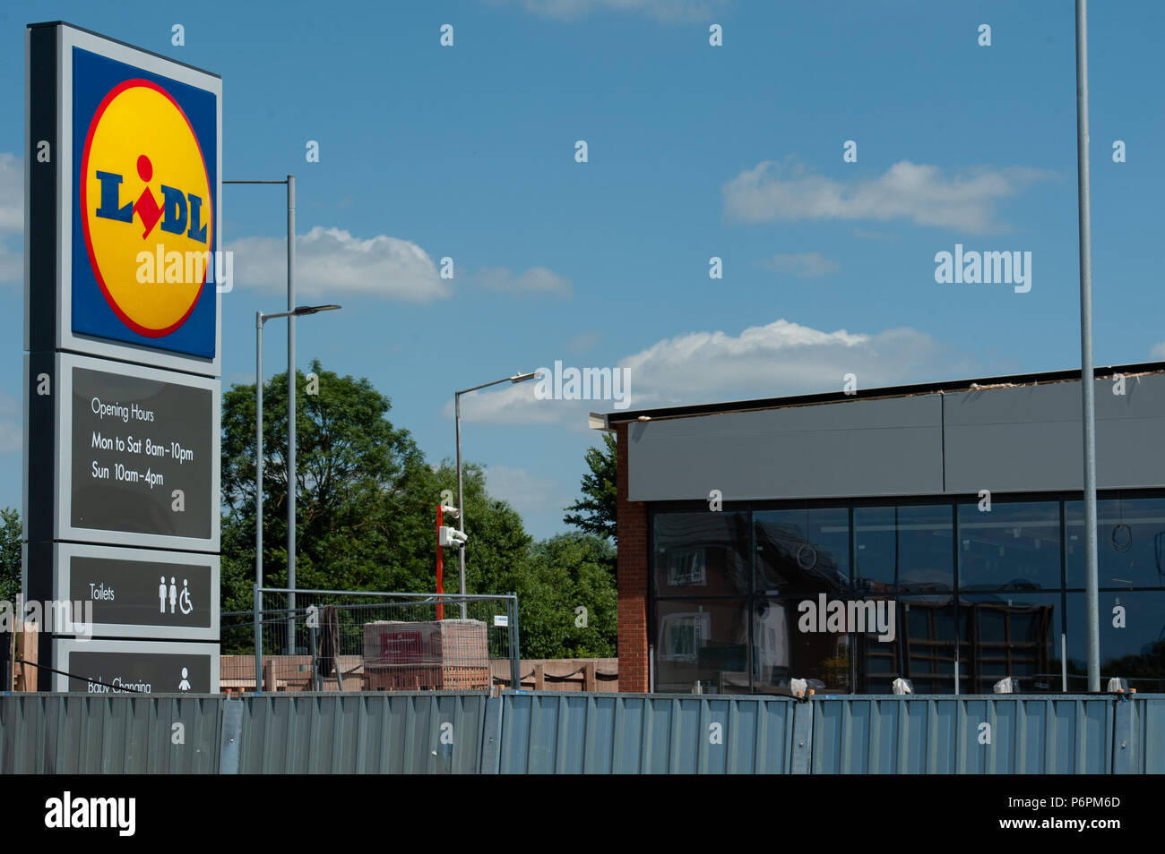 Lidl sign at store under construction Stock Photo - Alamy