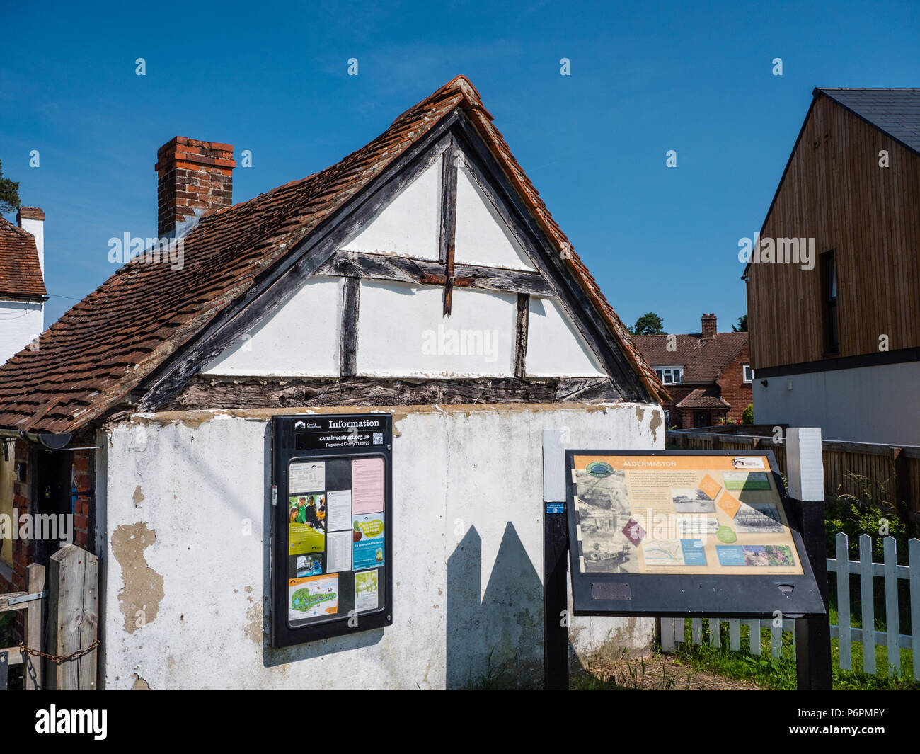Kennet & Avon Canal Trust Tea Rooms, River Kennet, Aldermaston Wharf ...