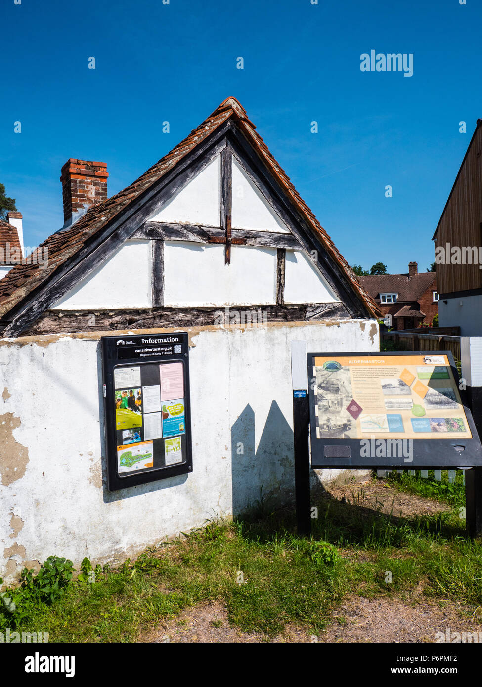 Kennet & Avon Canal Trust Tea Rooms, River Kennet, Aldermaston Wharf ...