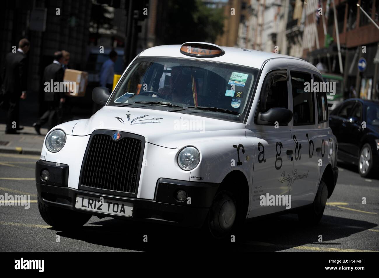 Traditional London Black Cab High Resolution Stock Photography and ...