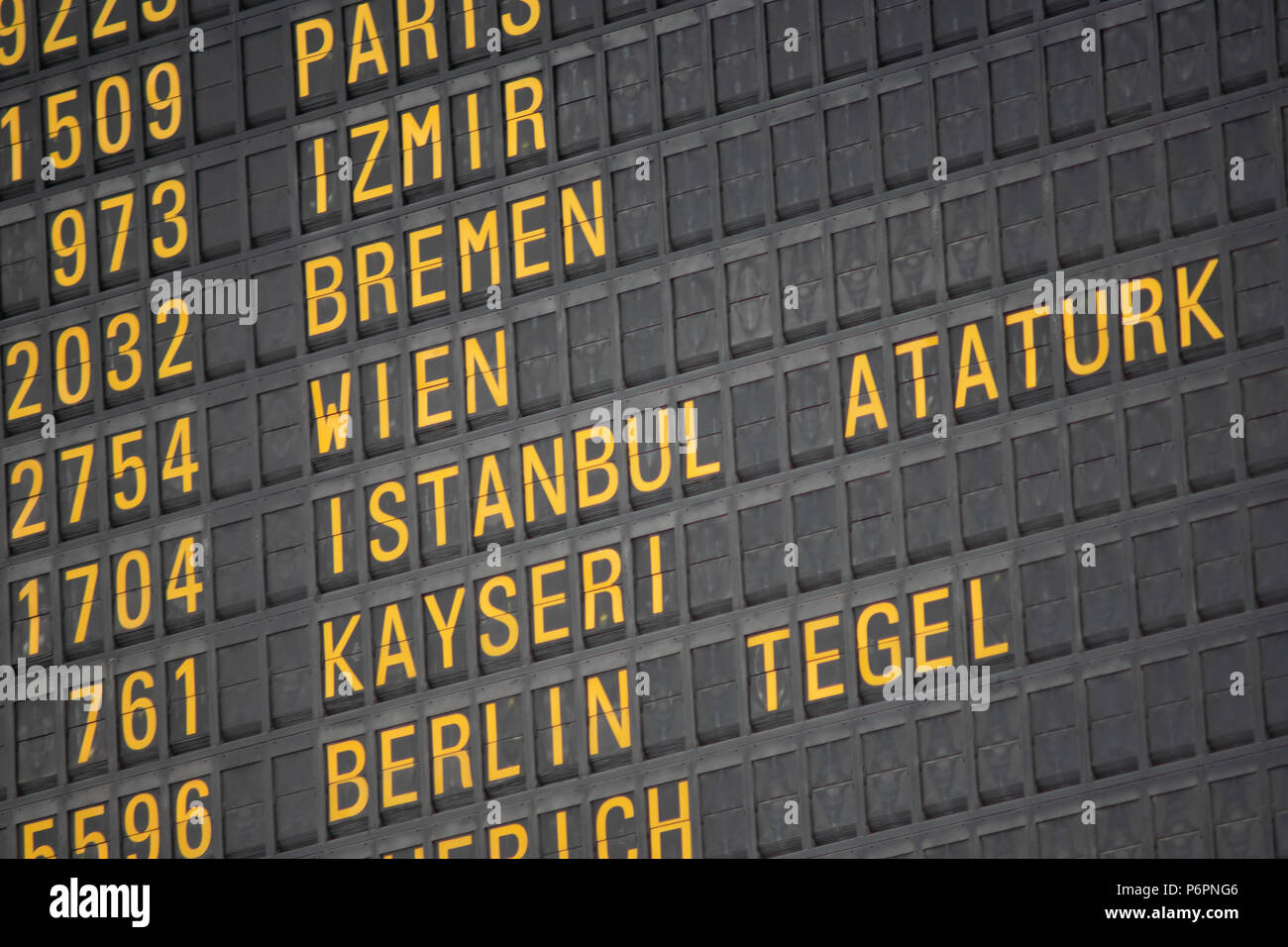 Airport information board india hi-res stock photography and images - Alamy