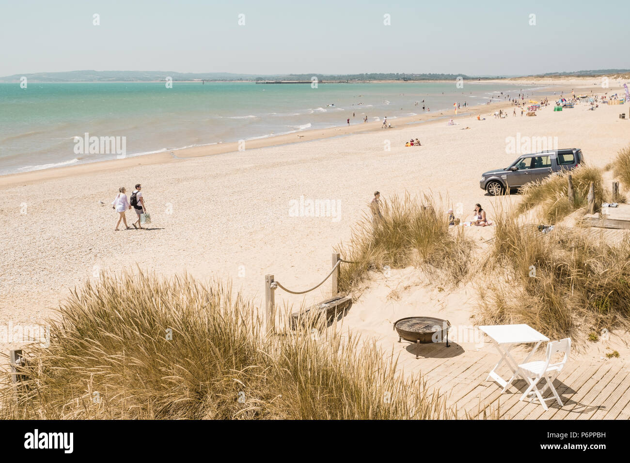 Camber sands beach family hi-res stock photography and images - Alamy