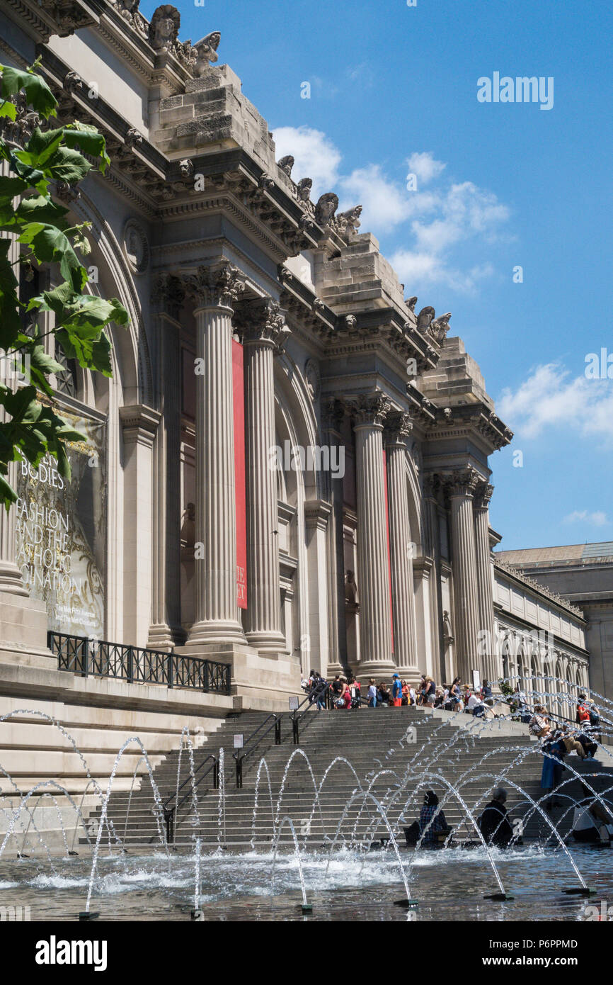 Metropolitan museum of art hi-res stock photography and images - Alamy