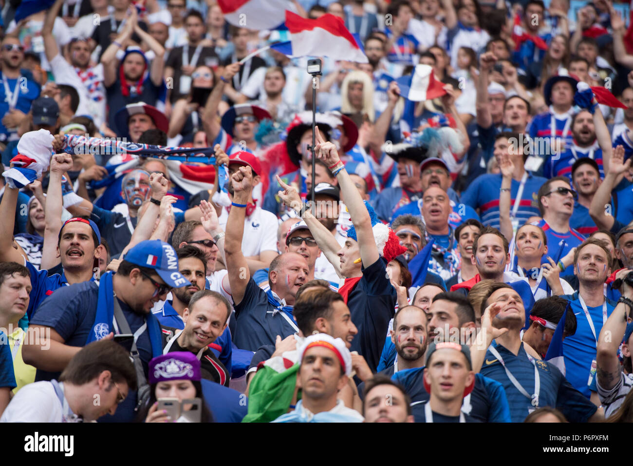 Kazan, Russland. 30th June, 2018. The French fans jubilation, cheering ...