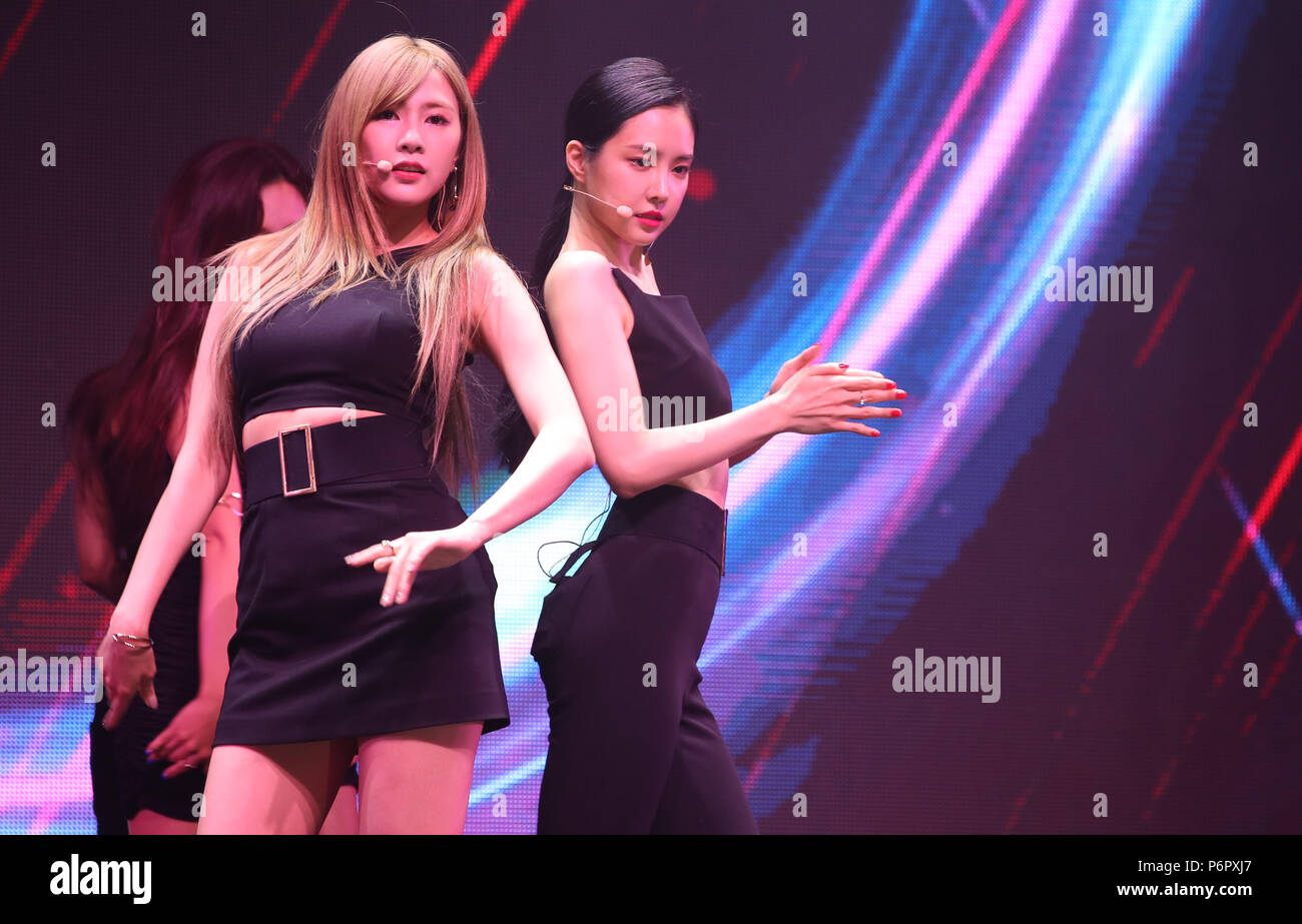 A-Pink comes back Members of girl group A-Pink perform at an event in ...