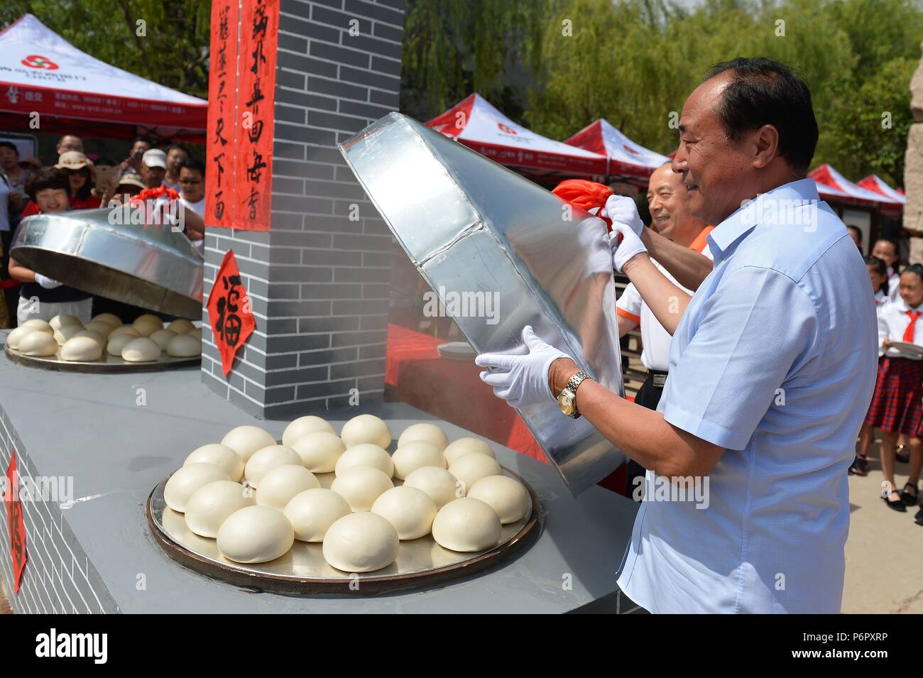 Qingdao, Qingdao, China. 2nd July, 2018. Qingdao, CHINA-Steamed buns of ...