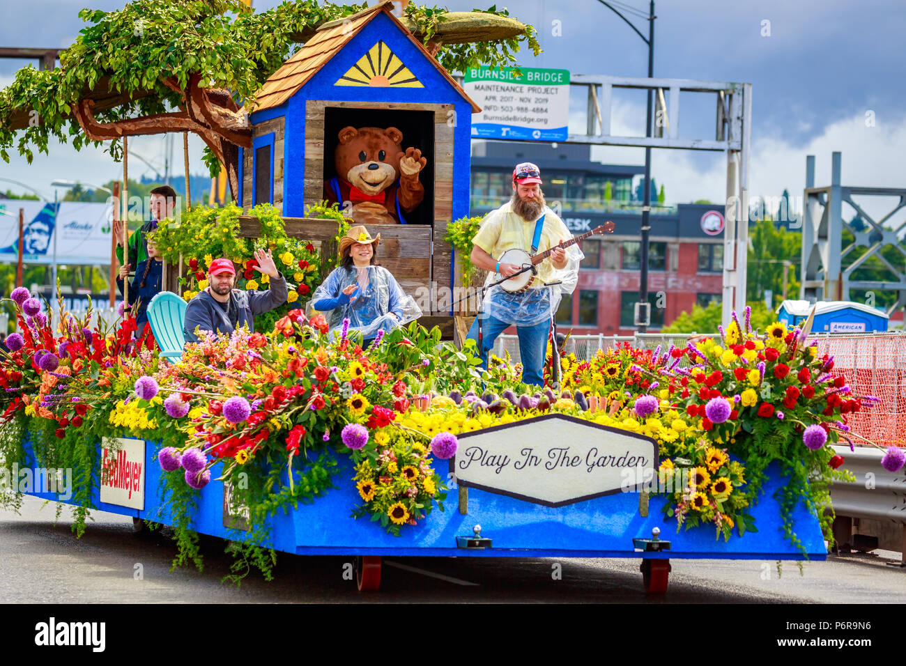 Portland, Oregon, USA - June 9, 2018: Fred Meyer Float in the Grand ...
