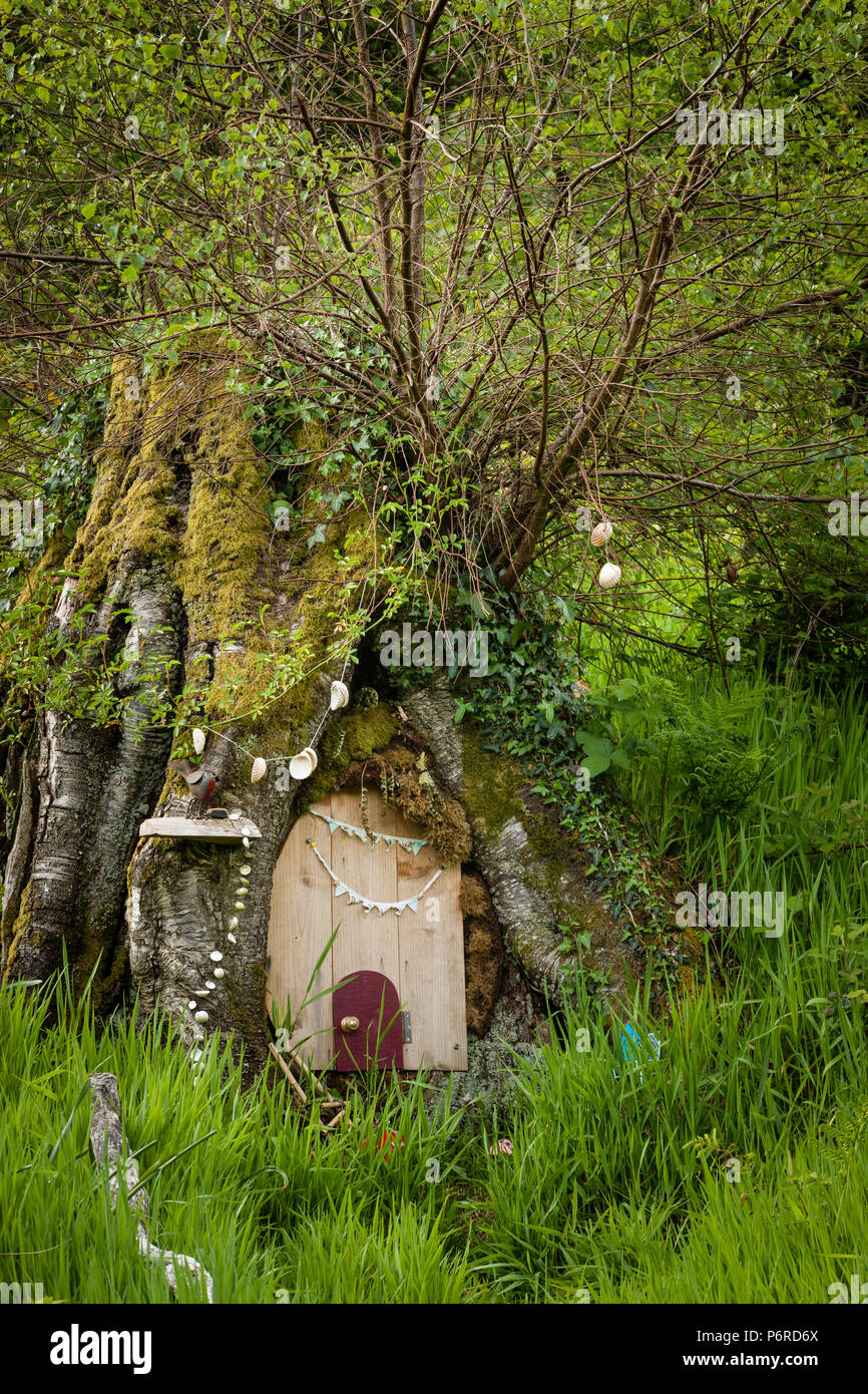 Fairy tree house hi-res stock photography and images - Alamy
