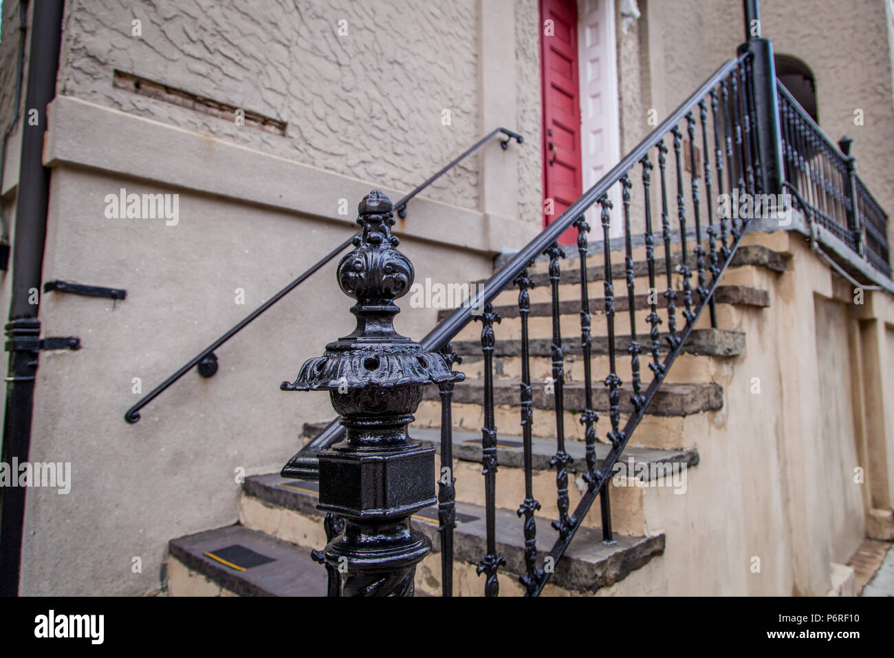 Cast iron railing hi-res stock photography and images - Alamy