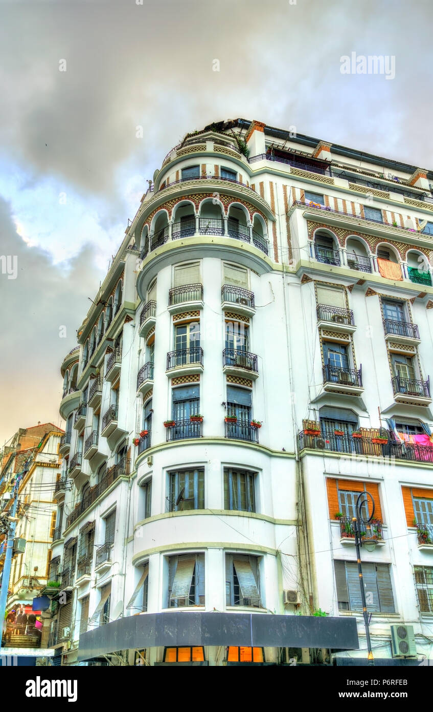 Modern neo colonial architecture hi-res stock photography and images - Alamy