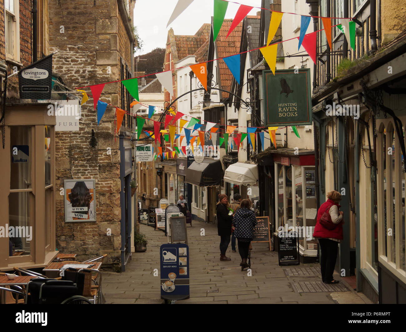 Old lady shops at market hi-res stock photography and images - Alamy