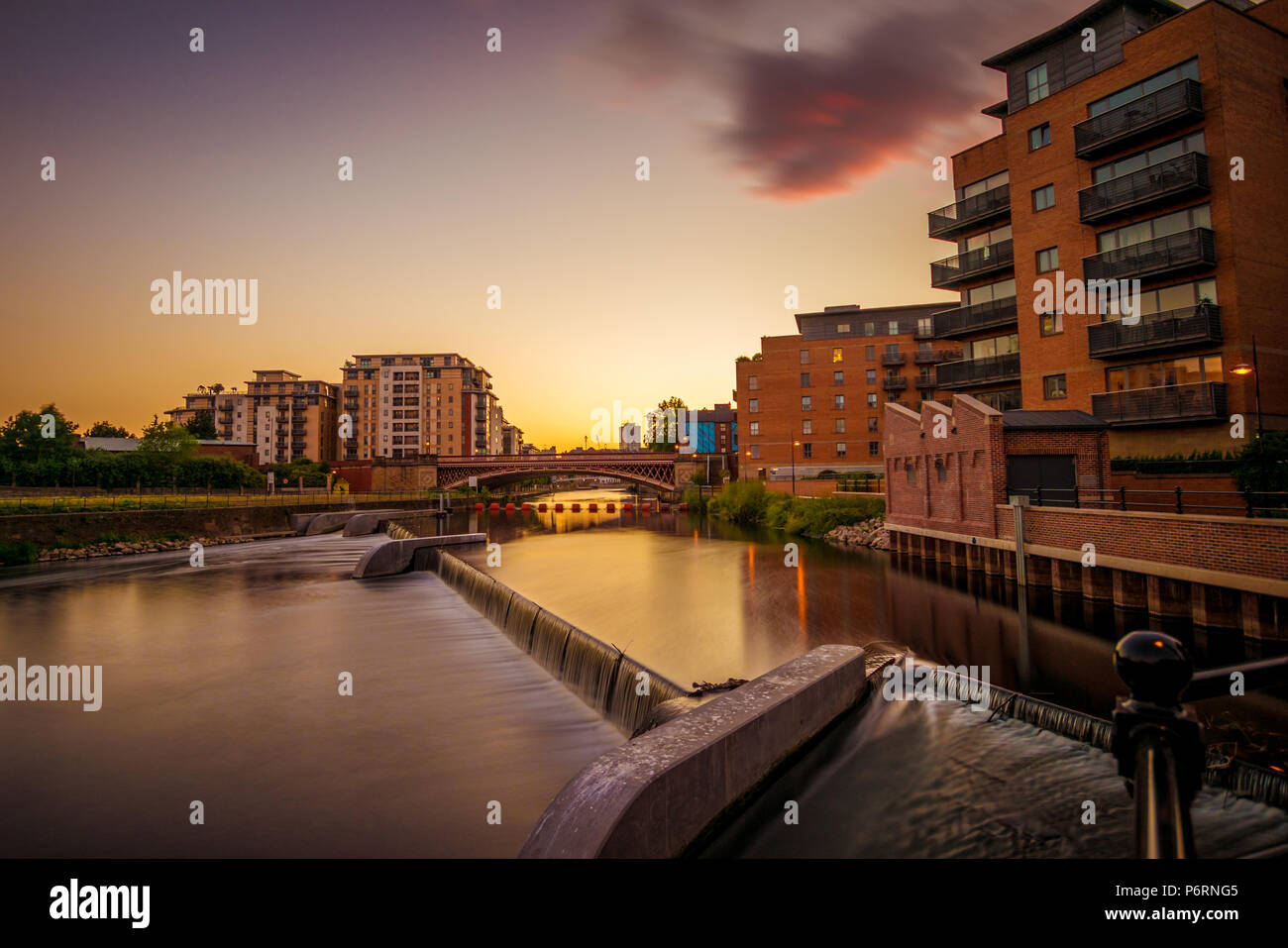 Leeds sunset hi-res stock photography and images - Alamy