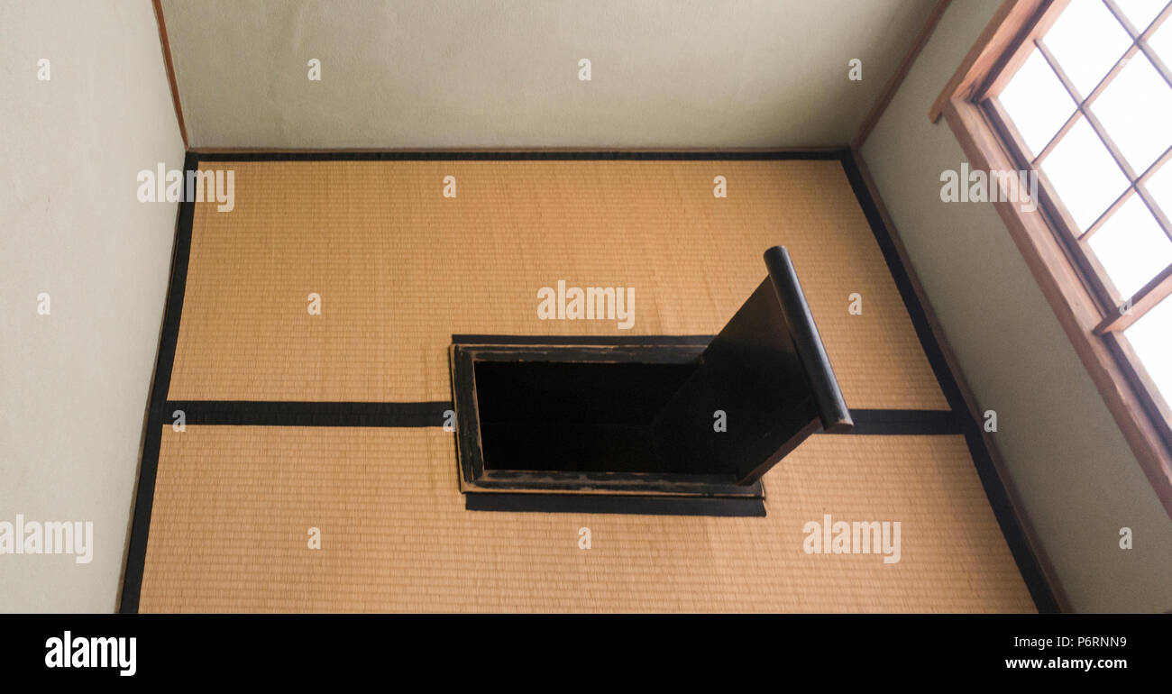 Traditional japanese toilet hi-res stock photography and images - Alamy
