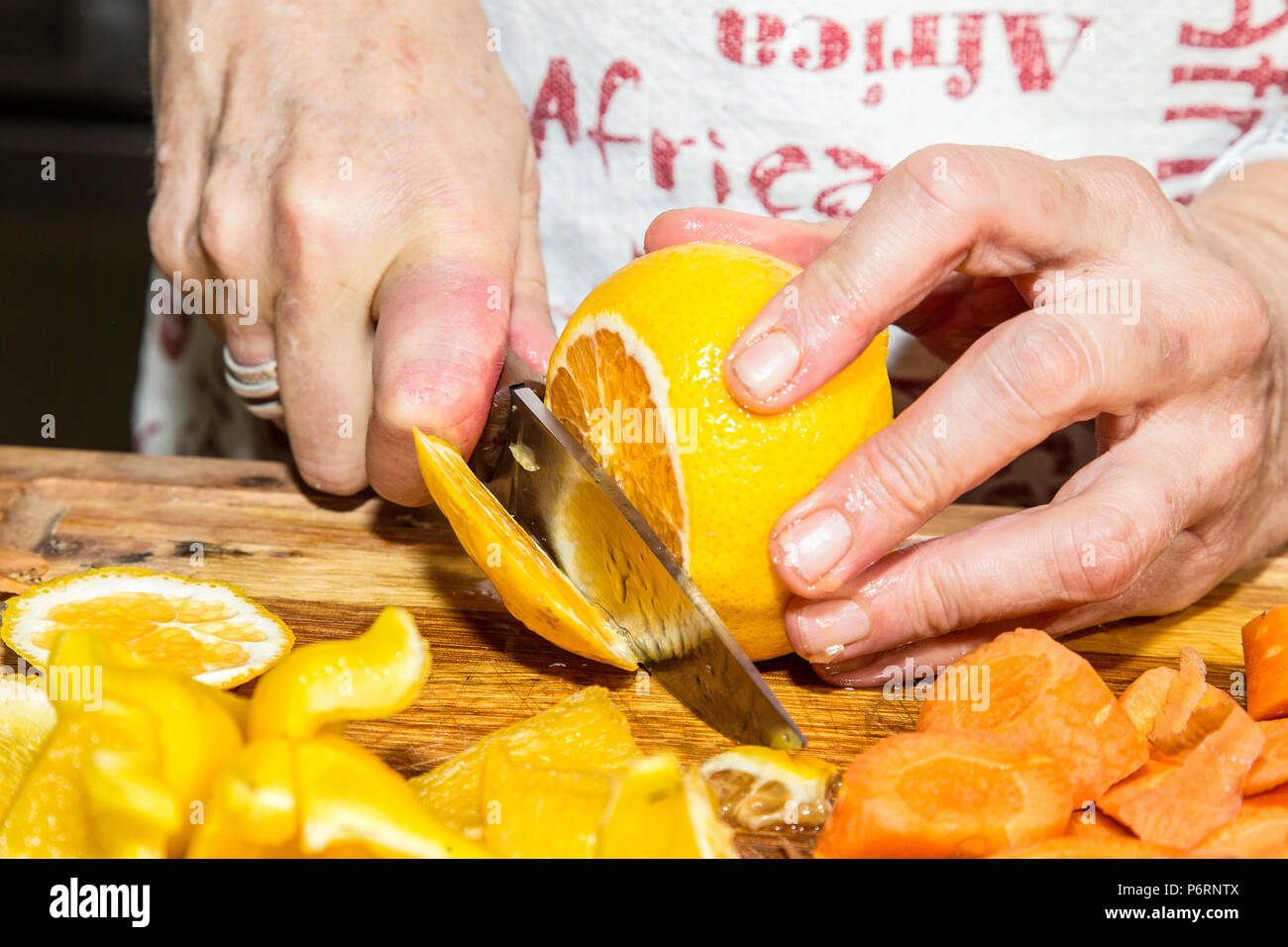 Lemon slicing hi-res stock photography and images - Alamy