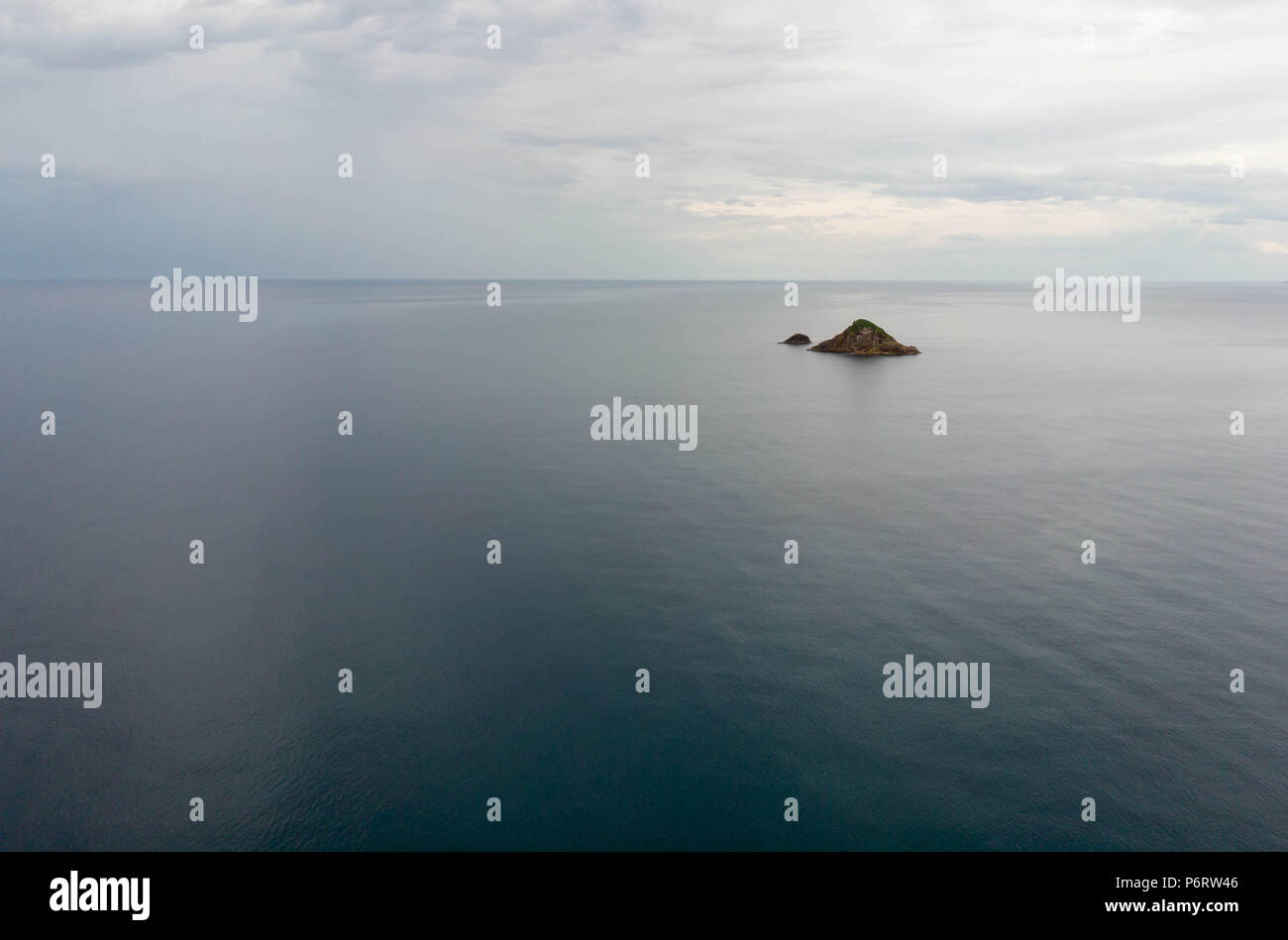 Tiny island sea aerial hi-res stock photography and images - Alamy