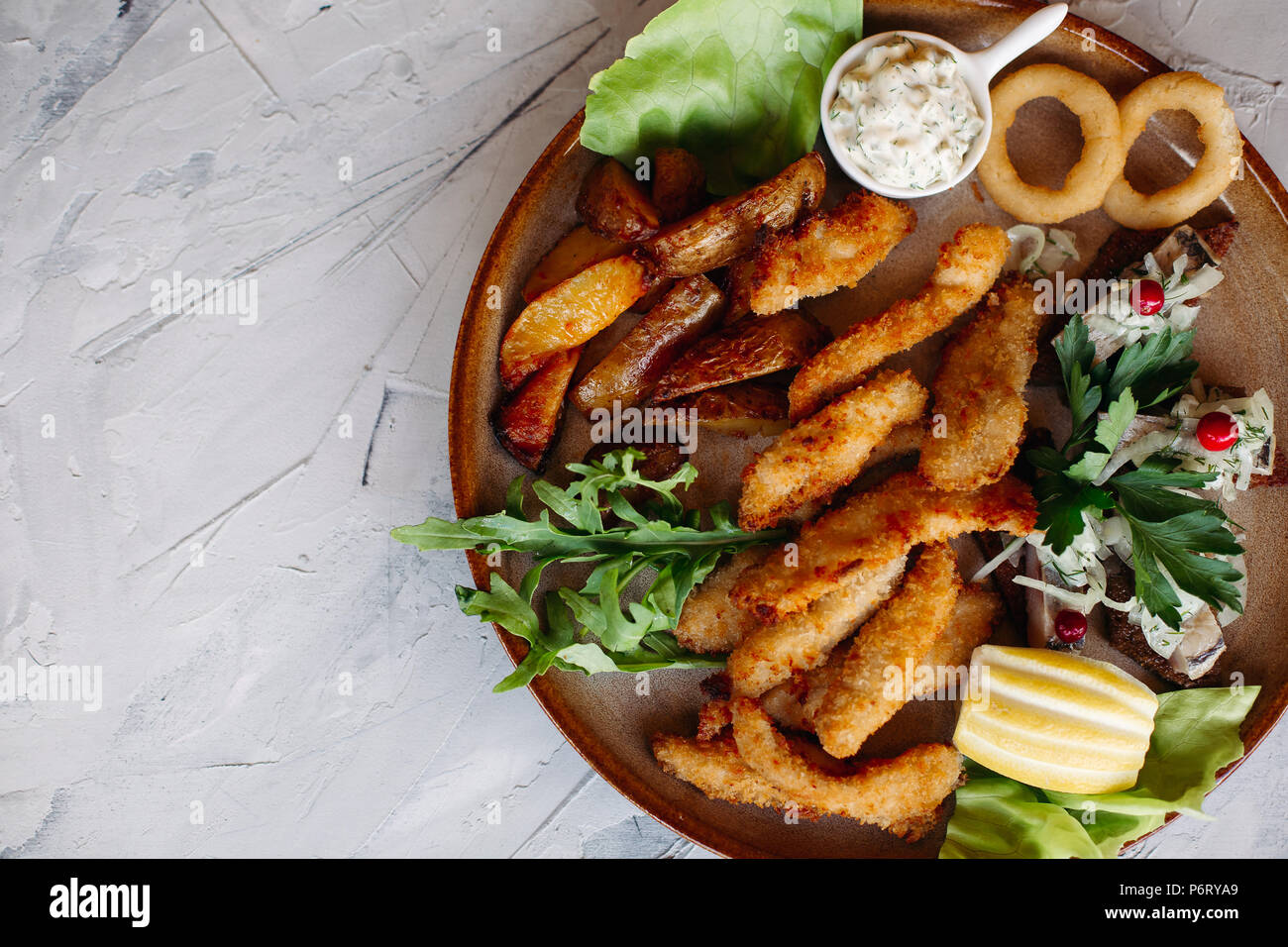 Plate too full hi-res stock photography and images - Alamy