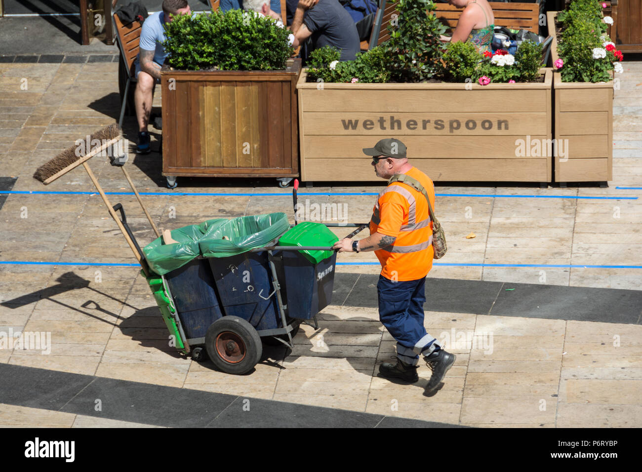 Road sweeper cart hi-res stock photography and images - Alamy