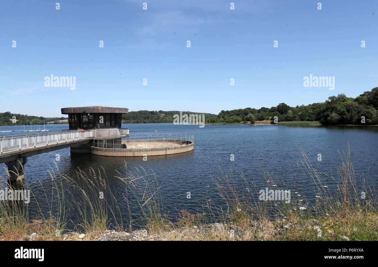 A view water level ardingly reservoir hi-res stock photography and ...