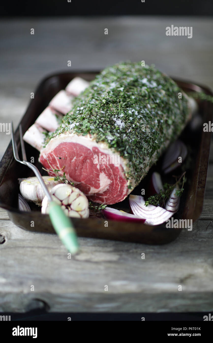 Rack of beef ready to go into the oven Stock Photo - Alamy