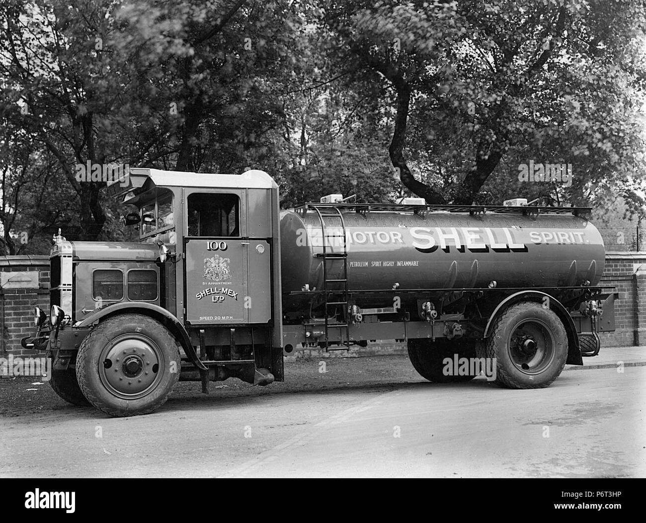 Shell tanker lorry Black and White Stock Photos & Images - Alamy