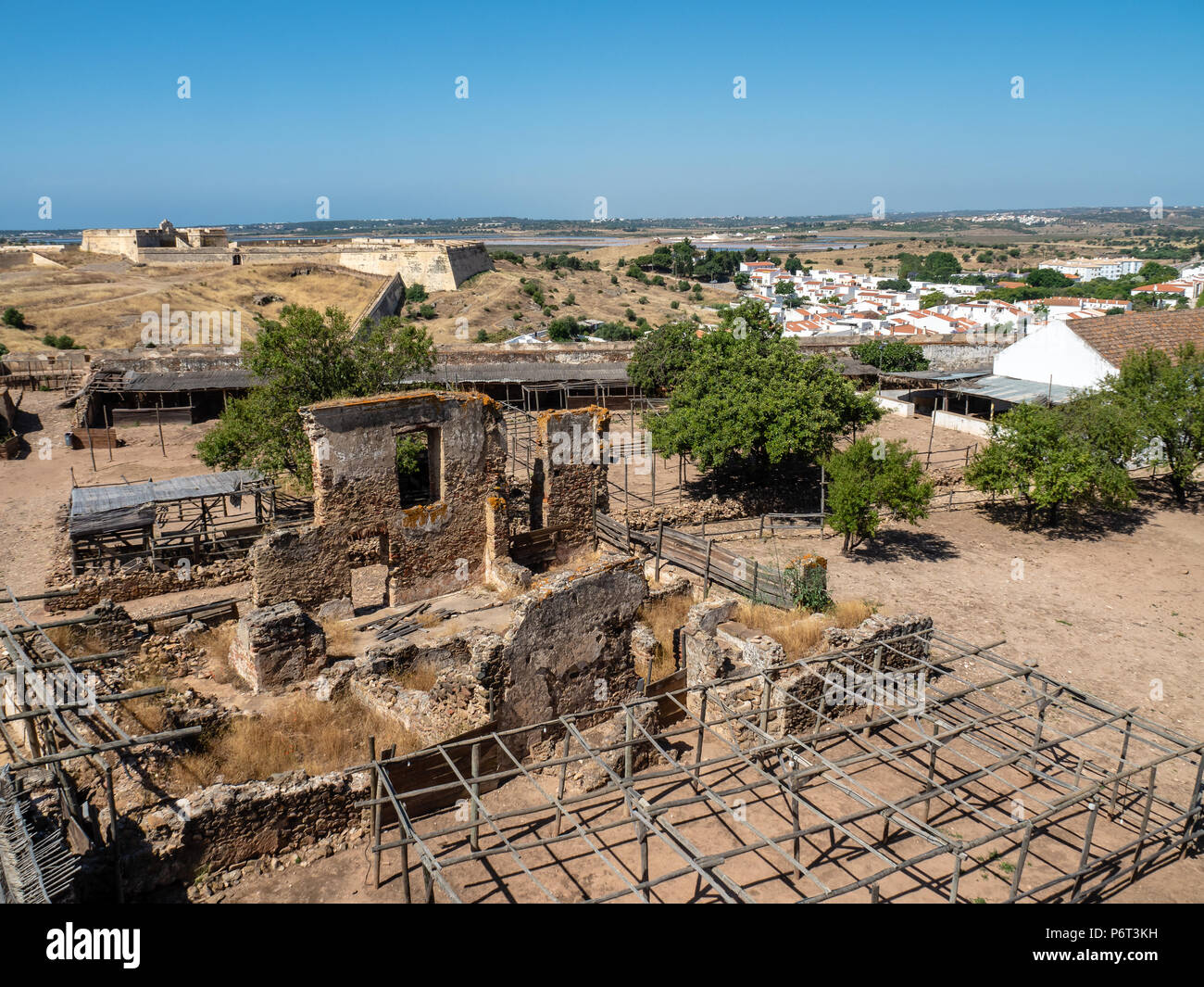 Castro marim castle ruins hi-res stock photography and images - Alamy