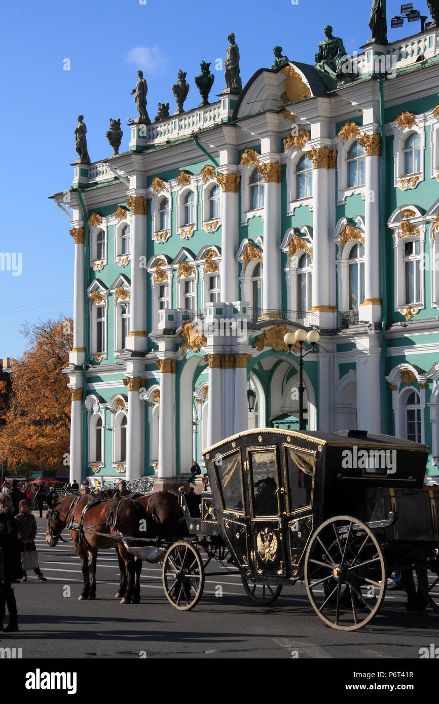 Horse carriage waiting for solvent tourists in front of the Winter ...