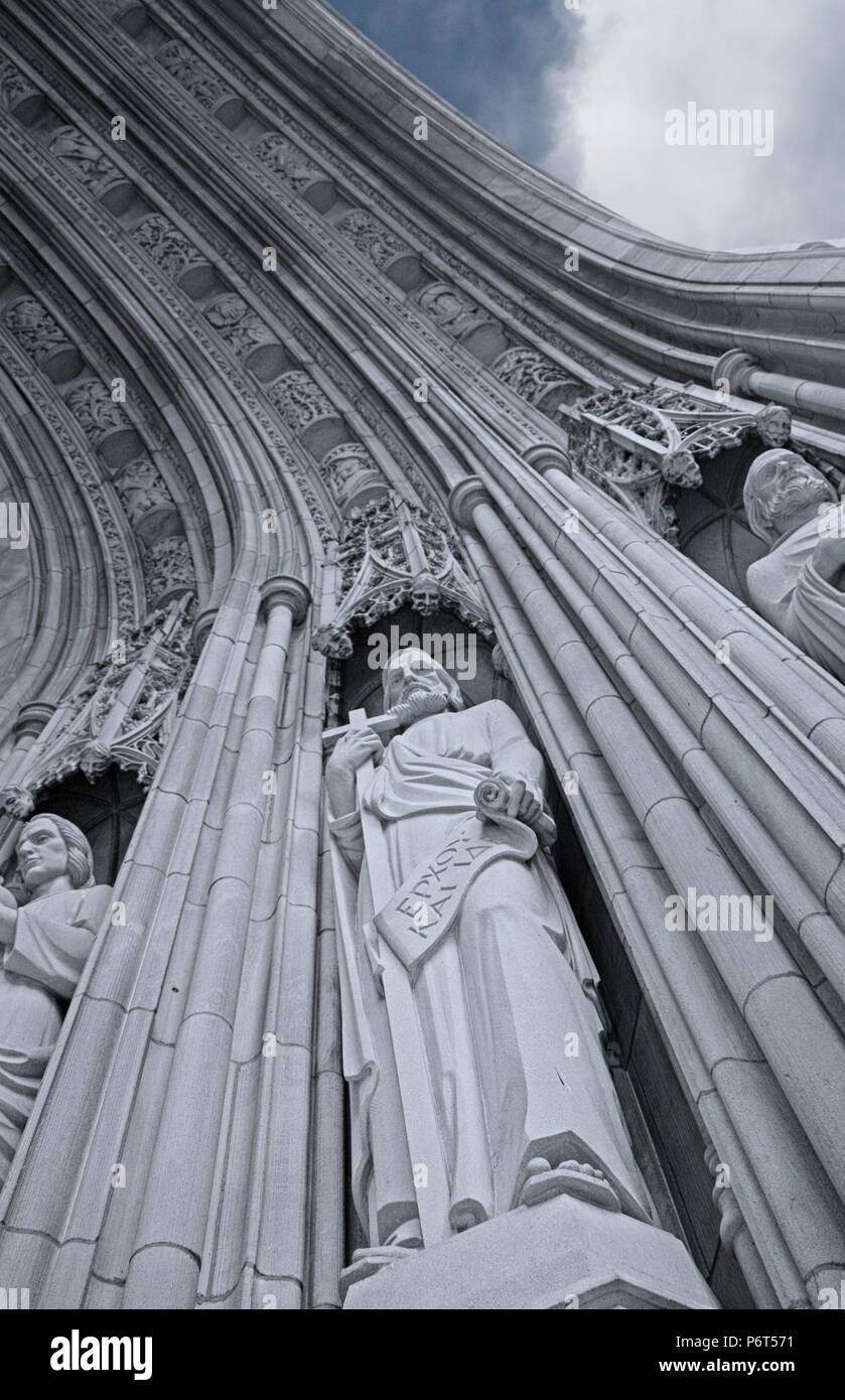 Photograph of chopped arch with statues Stock Photo - Alamy