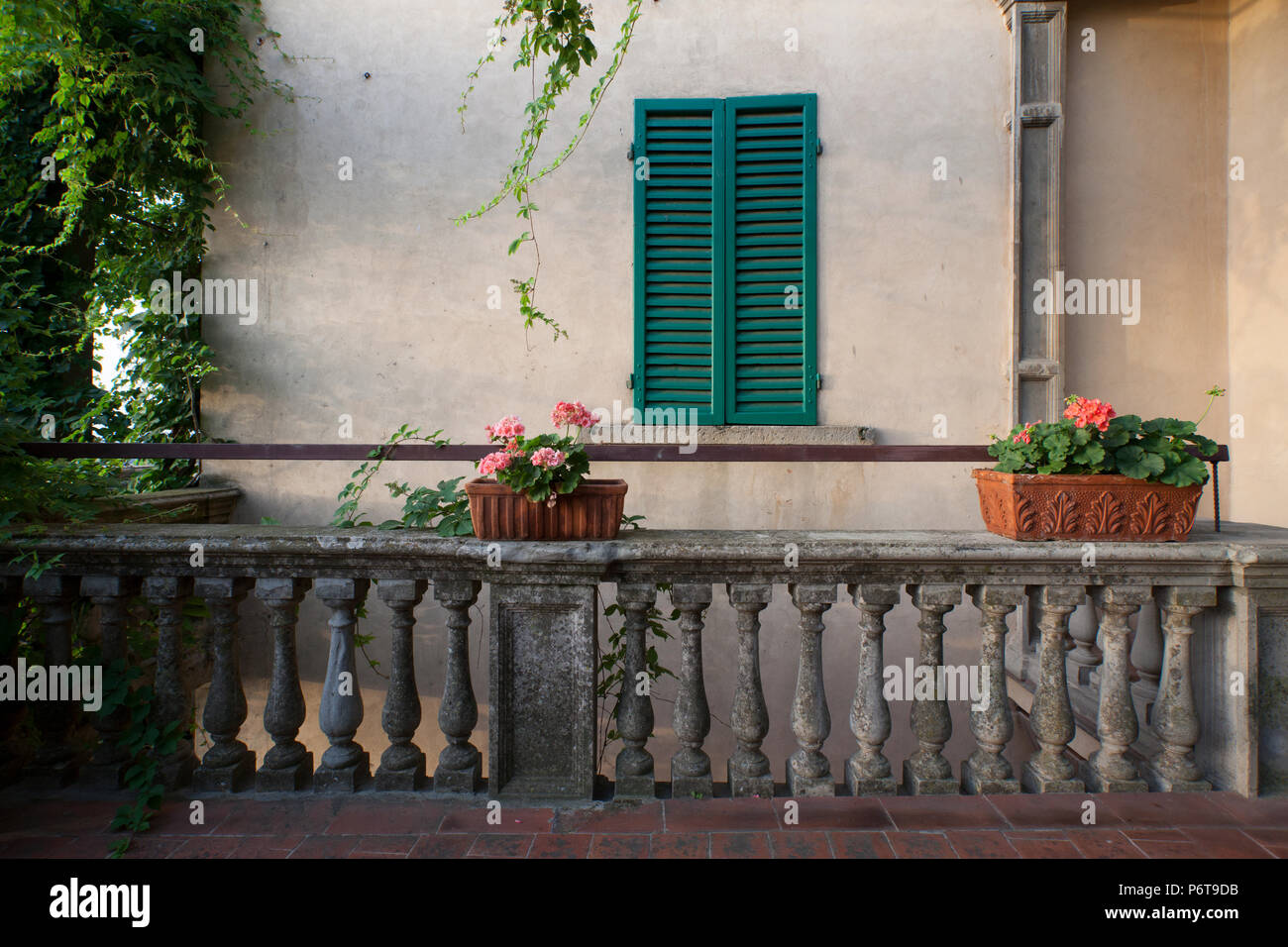 Italian shutters hi-res stock photography and images - Alamy