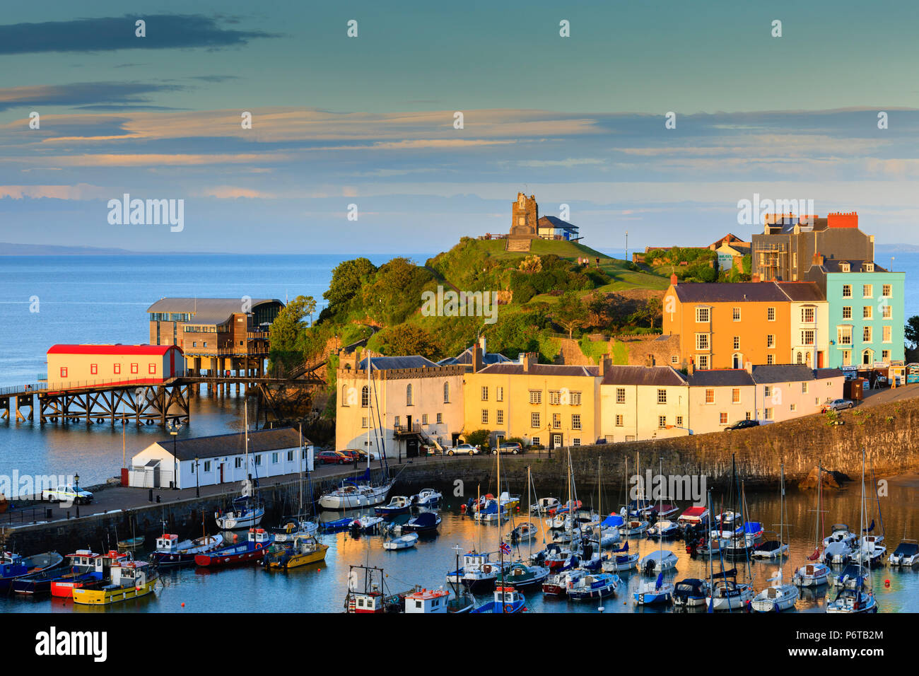 Uk rnli light house hi-res stock photography and images - Alamy