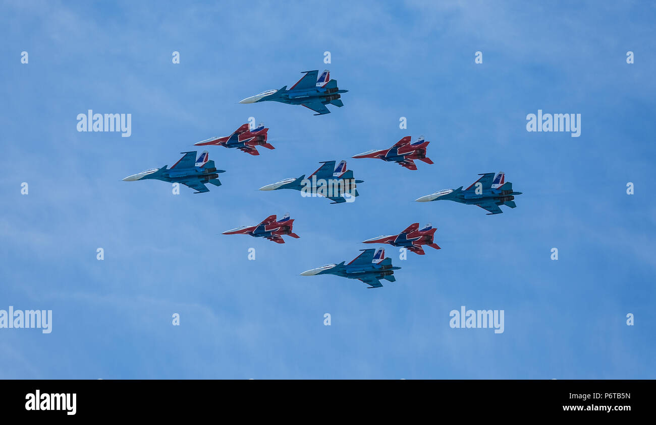 May day parade moscow hi-res stock photography and images - Alamy