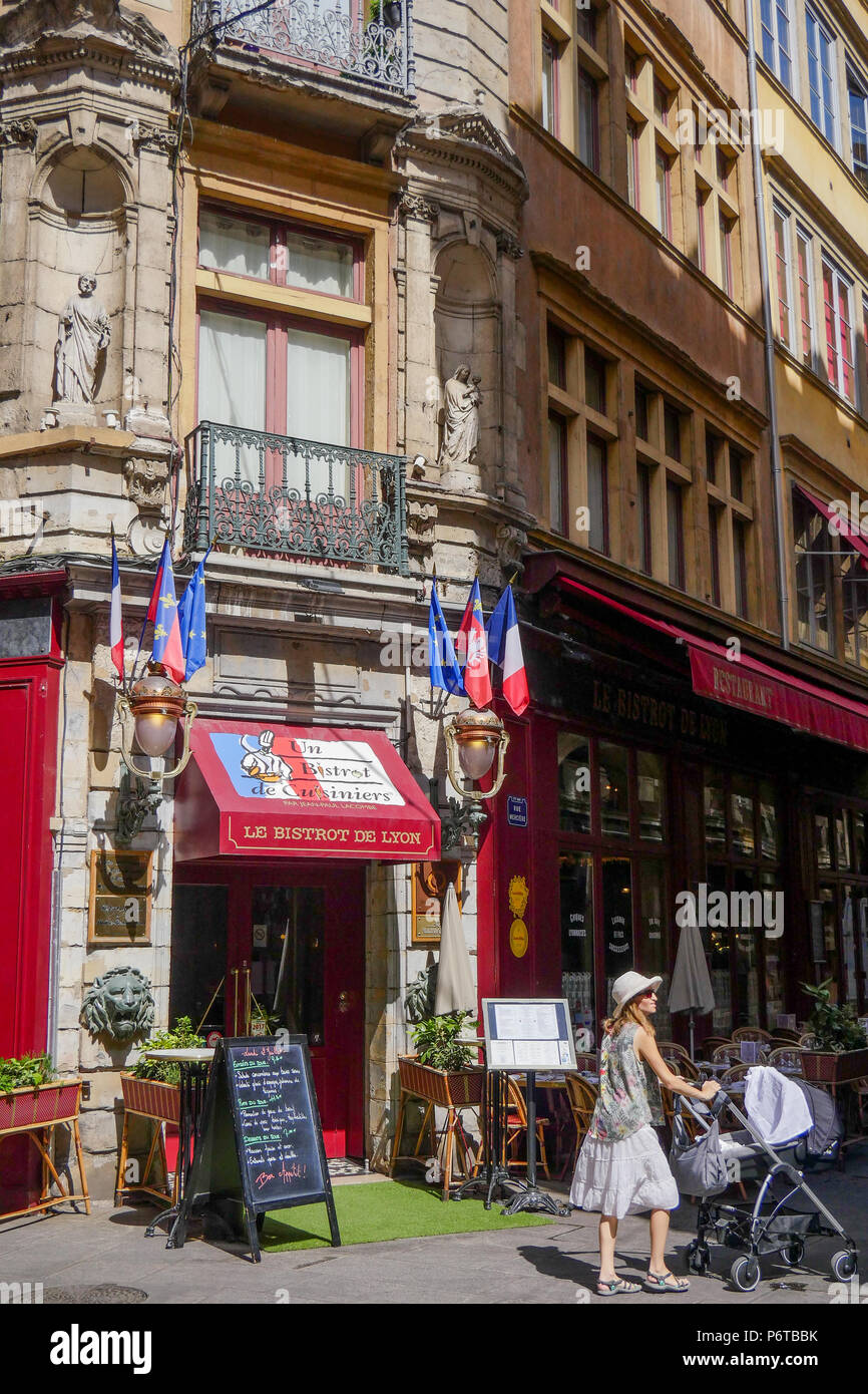 Le bistrot de Lyon, Traditional Food restaurant in Lyon, France Stock ...