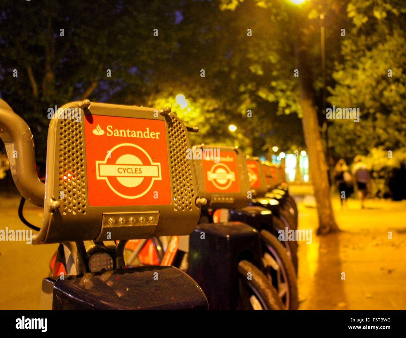 Santander bike dark hi-res stock photography and images - Alamy
