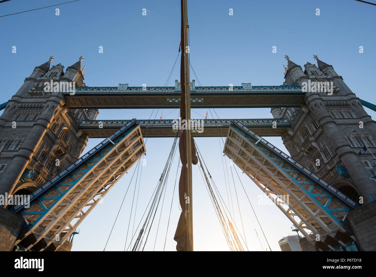 Tower Bridge opening for tall ship Stock Photo - Alamy