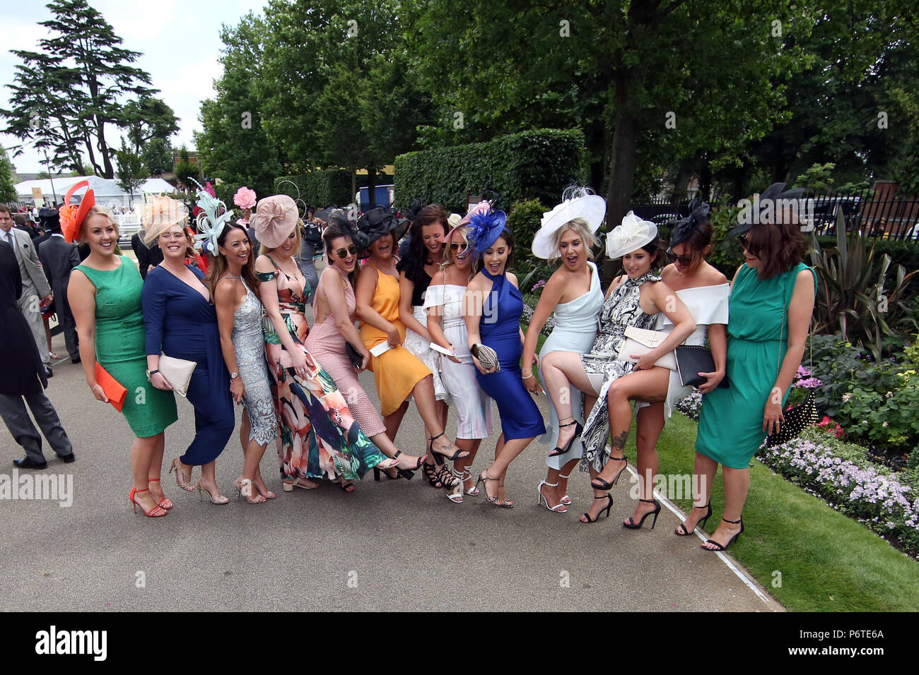 Ladies day ascot hi-res stock photography and images - Alamy