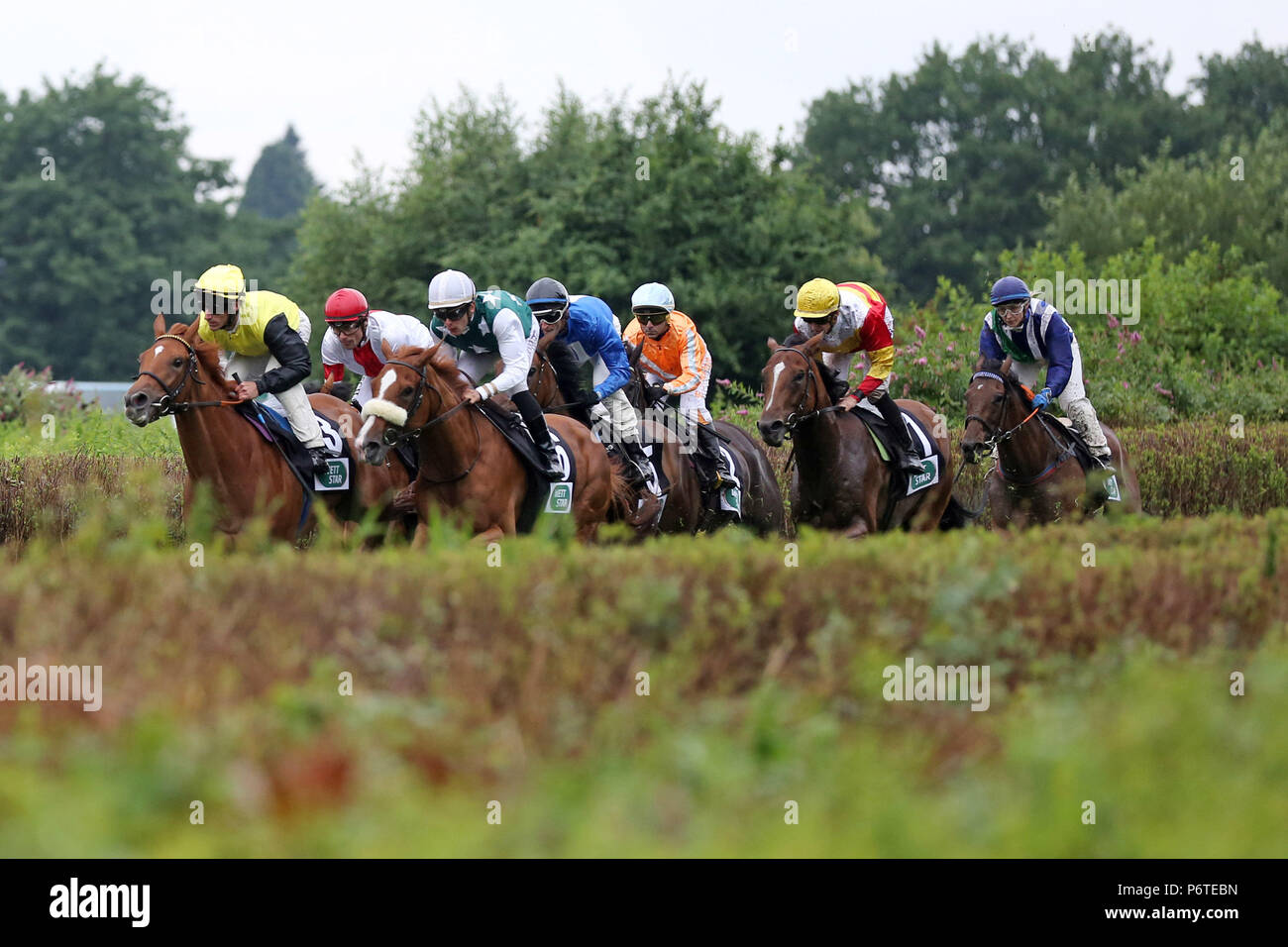 Back straight hi-res stock photography and images - Alamy