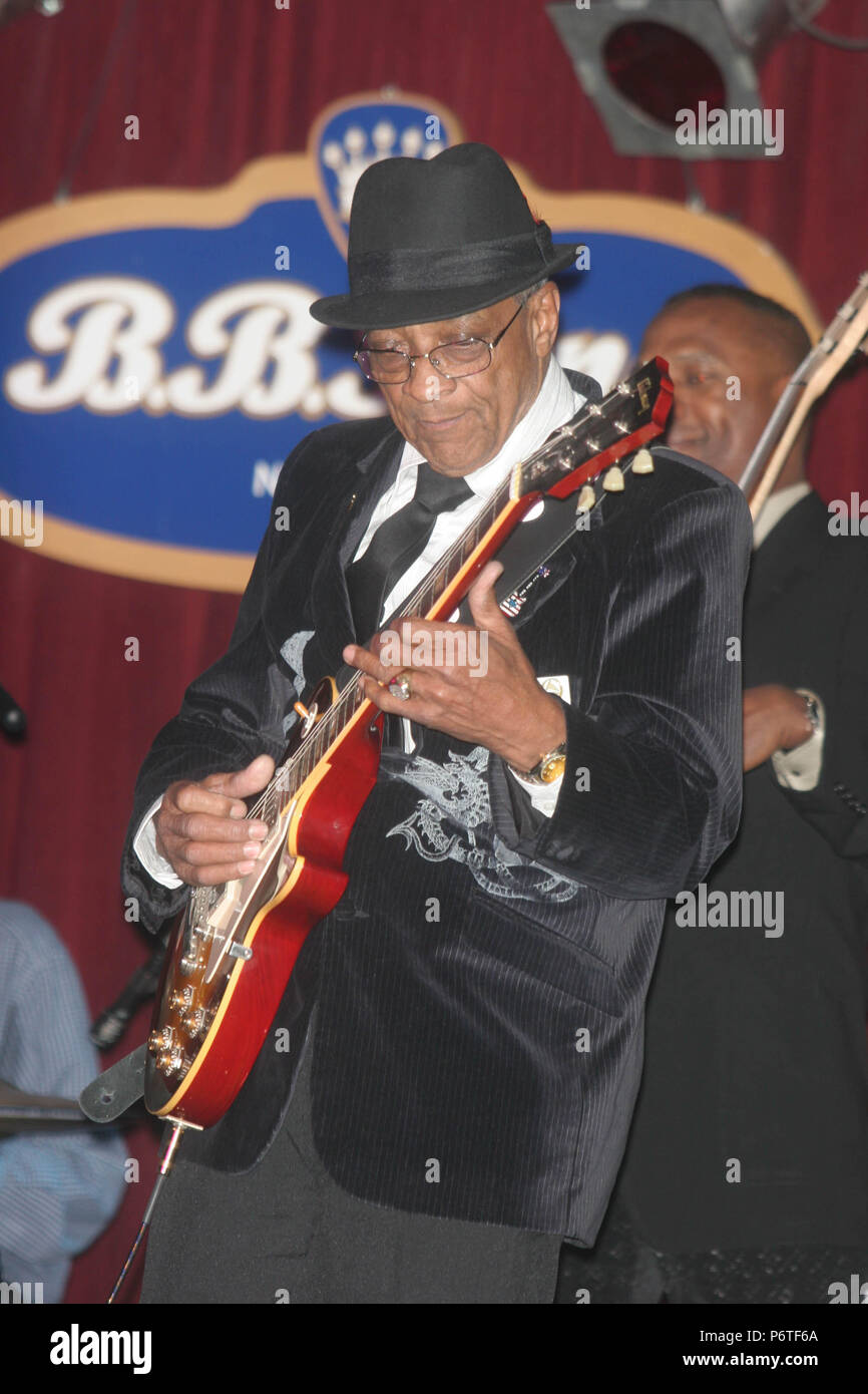 Hubert sumlin hi-res stock photography and images - Alamy