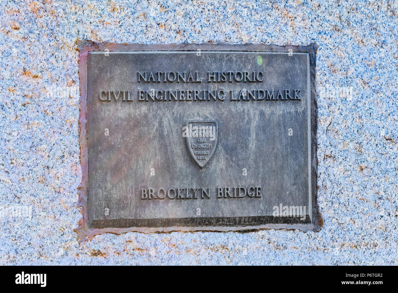Plaque brooklyn bridge manhattan new hi-res stock photography and ...
