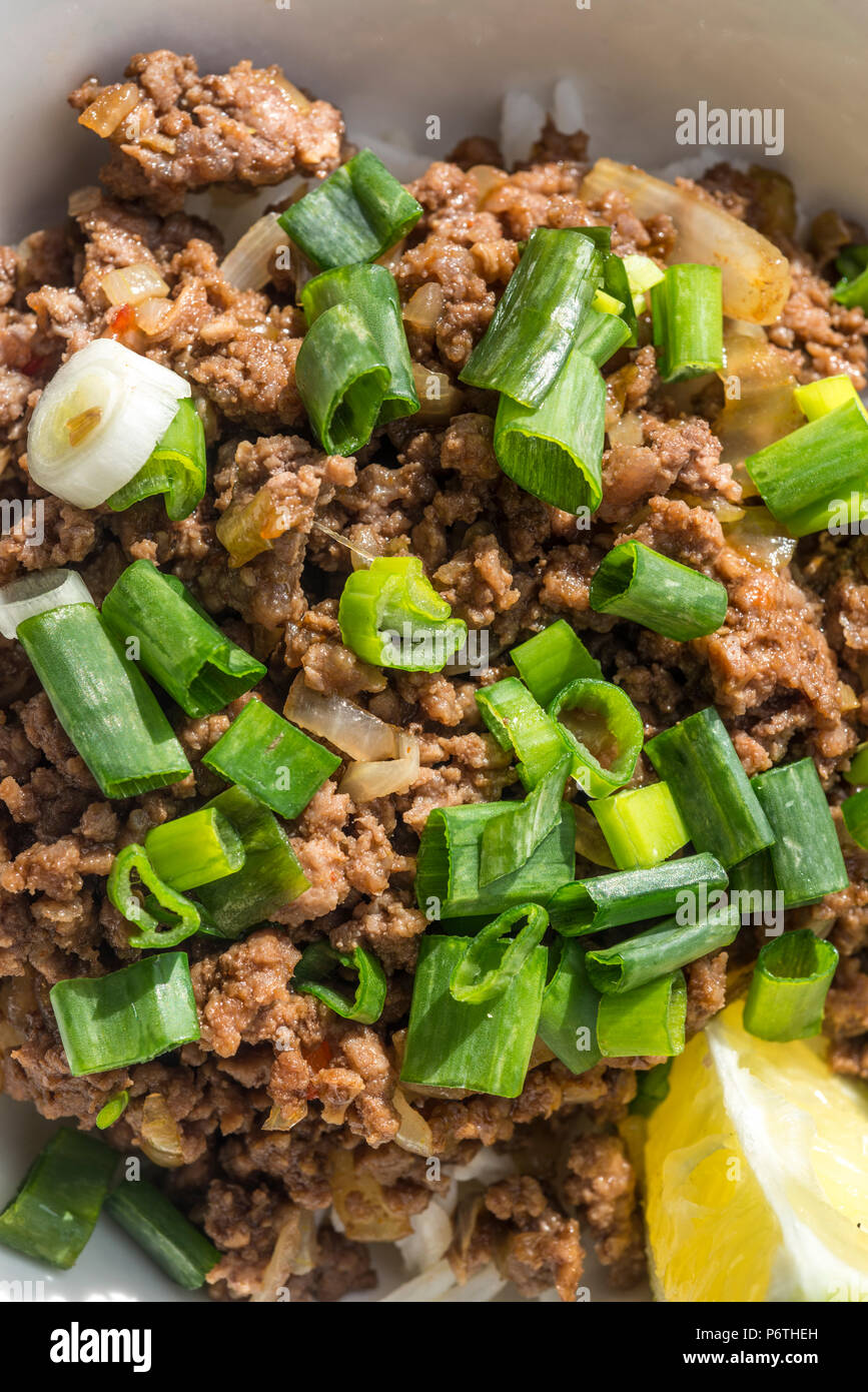 Plate of thai food hi-res stock photography and images - Alamy