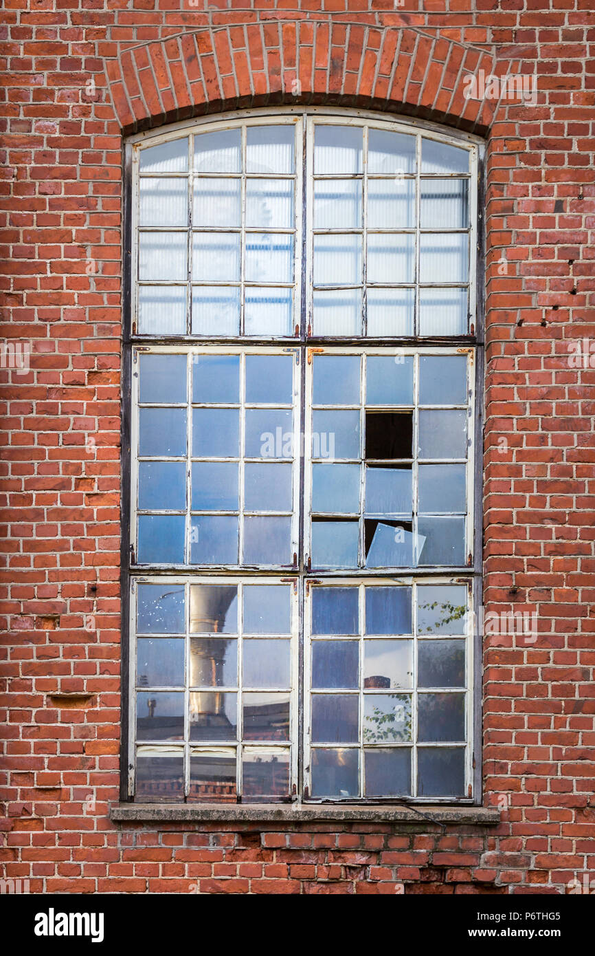 Glass brick wall texture hi-res stock photography and images - Alamy