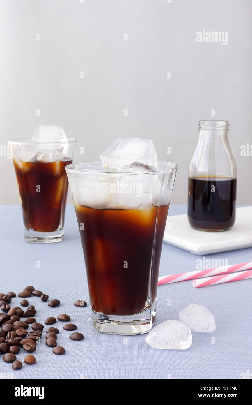 Drinking glass filled ice cubes hi-res stock photography and images - Alamy