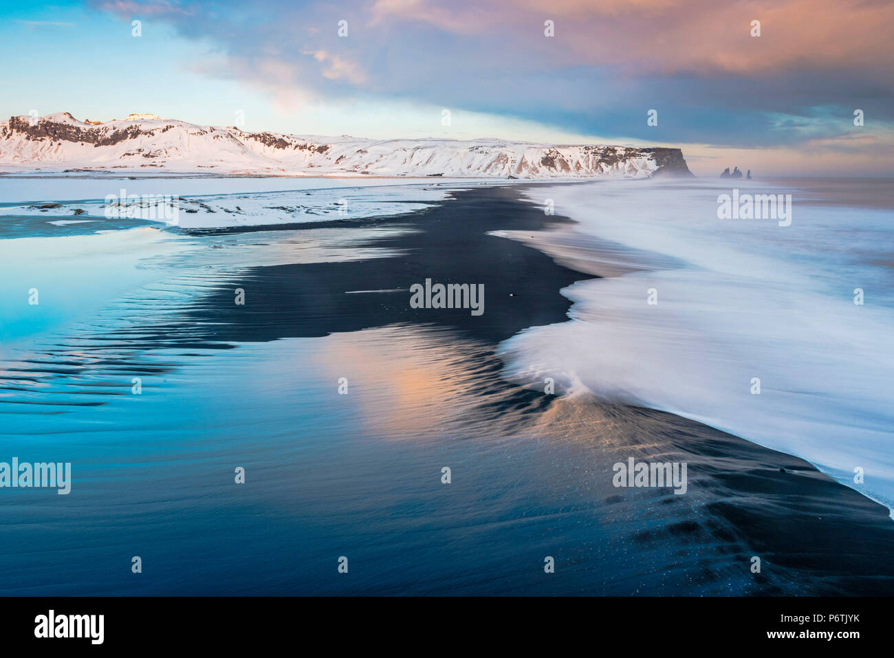 Vik iceland cliff hi-res stock photography and images - Alamy