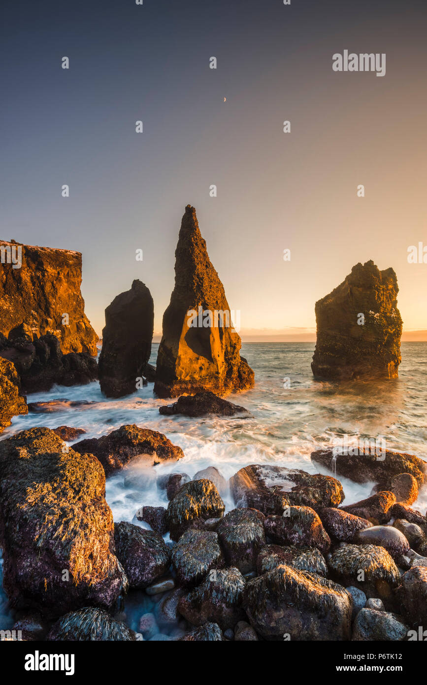 Reykjanes peninsula sea stacks hi-res stock photography and images - Alamy