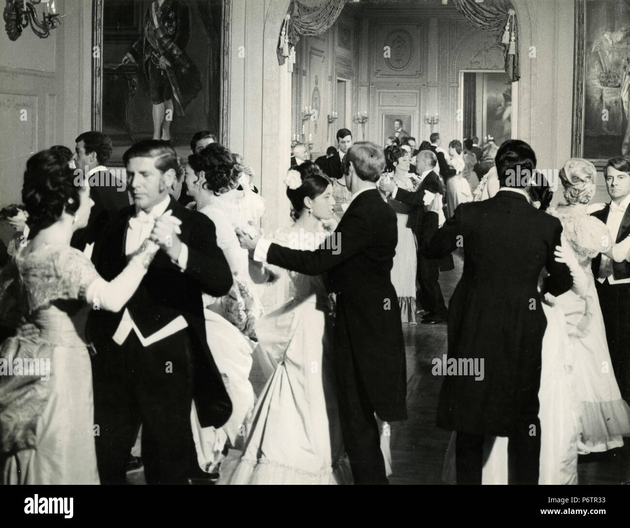1960s people dancing hi-res stock photography and images - Alamy