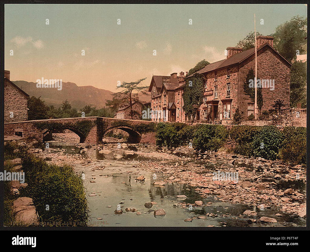 Loch awe village hi-res stock photography and images - Alamy