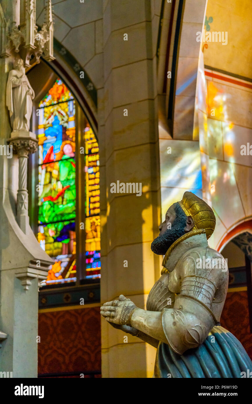 Praying Man Statue Stained Glass All Saints Castle Castle Church ...