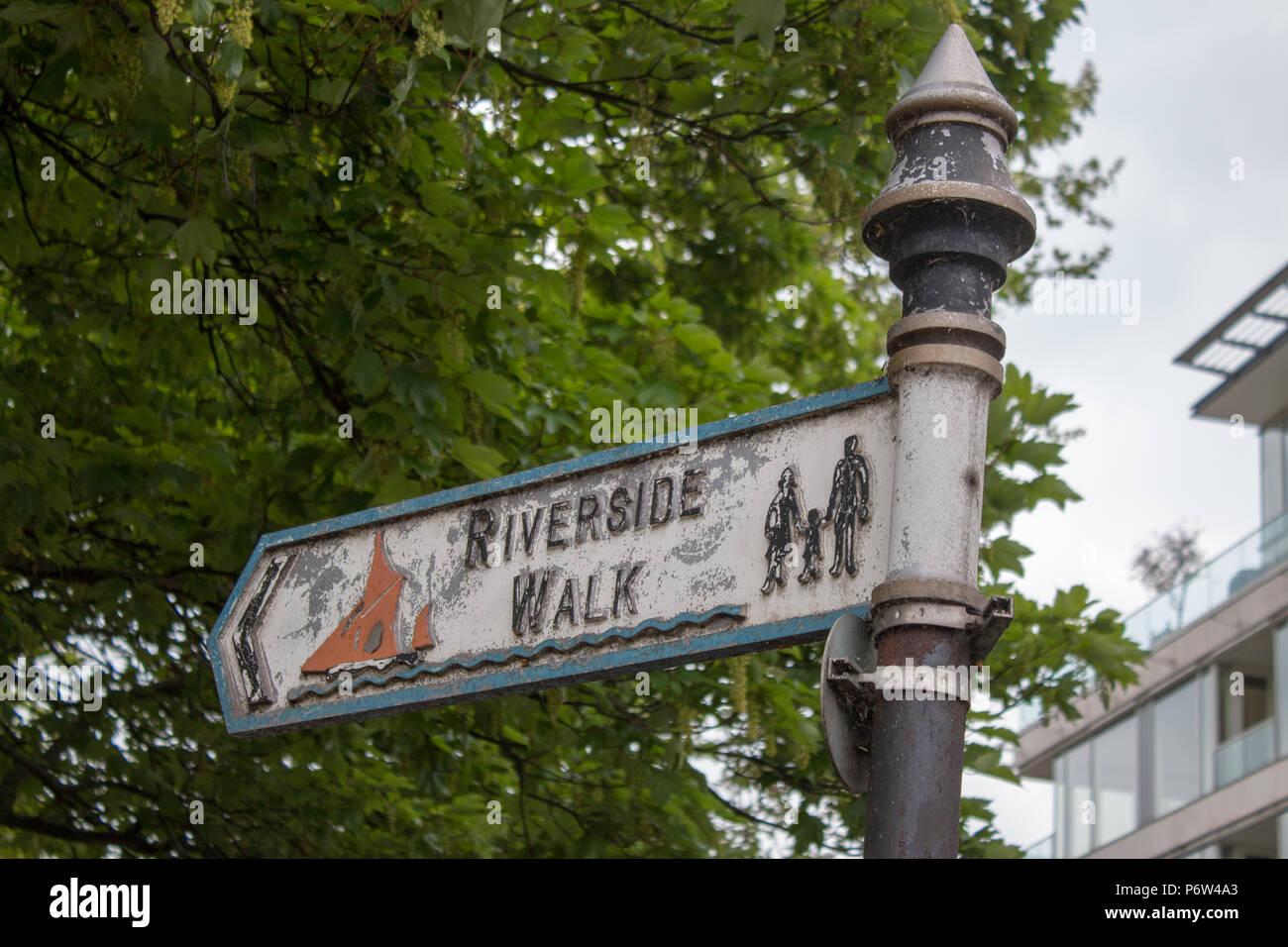 A riverside walk sign near the river Thames in London Stock Photo - Alamy