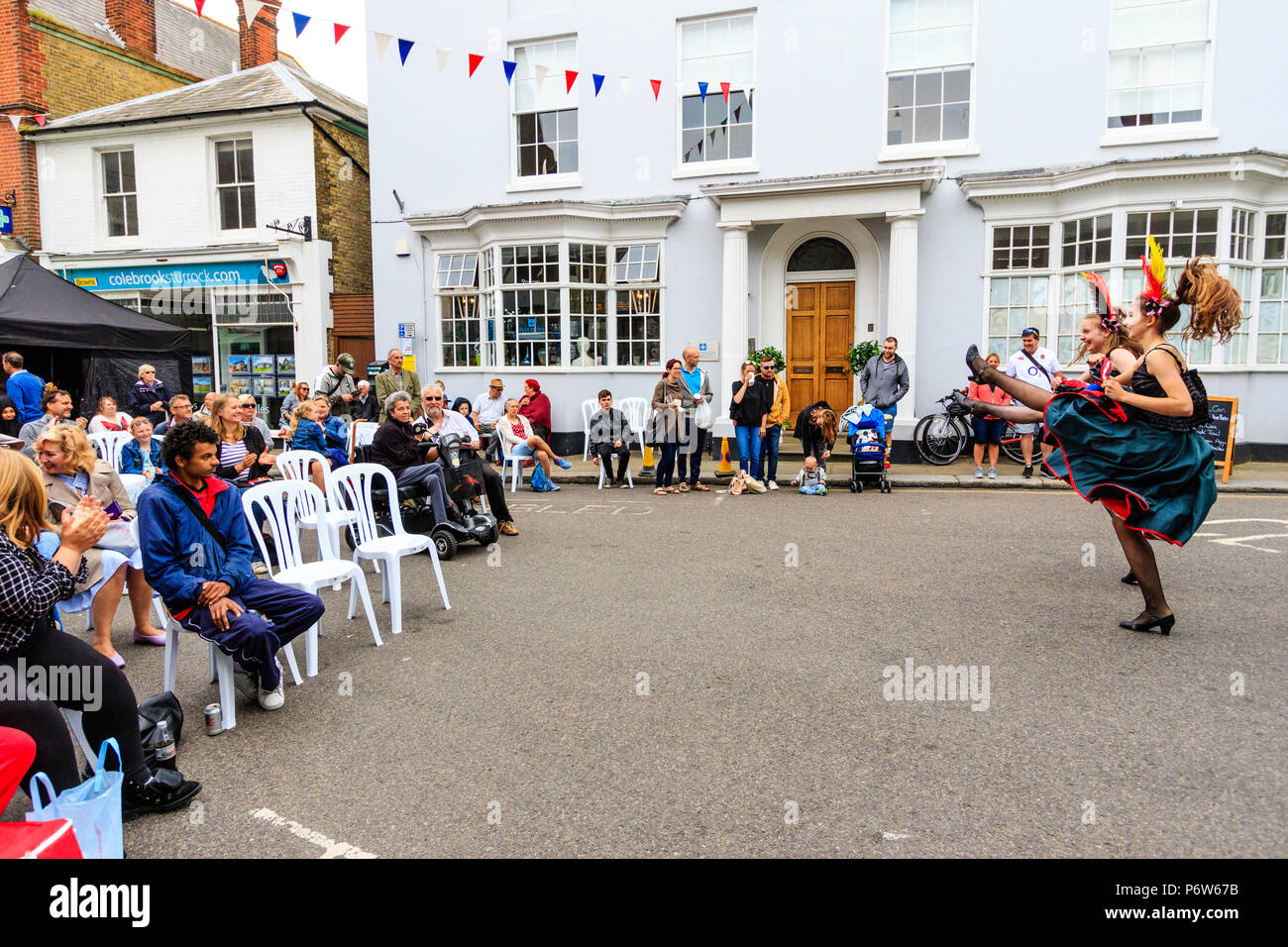 Girls Dancers Dancing Can Can Stock Photos & Girls Dancers Dancing Can ...