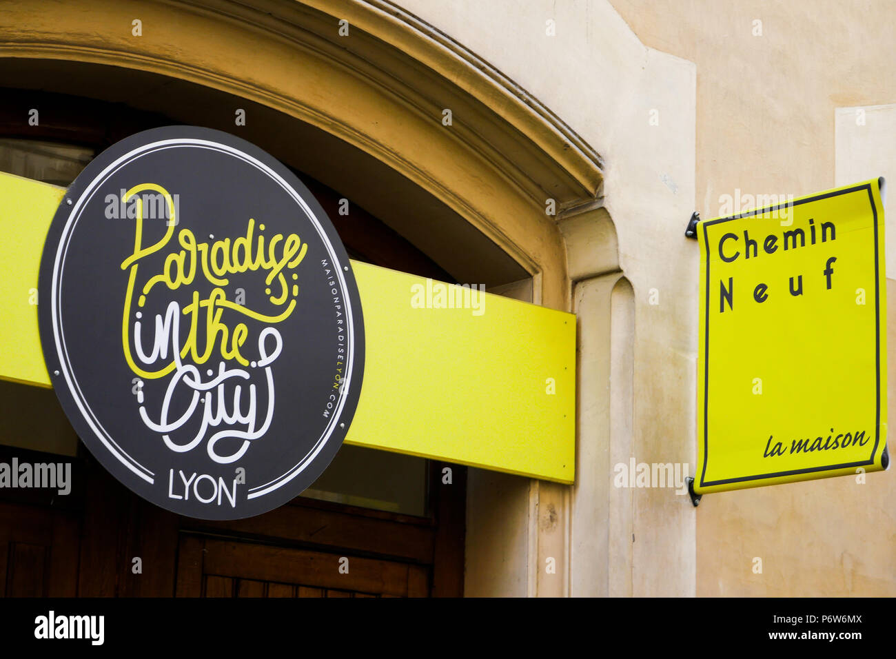 Traditionalist religious community hi-res stock photography and images ...