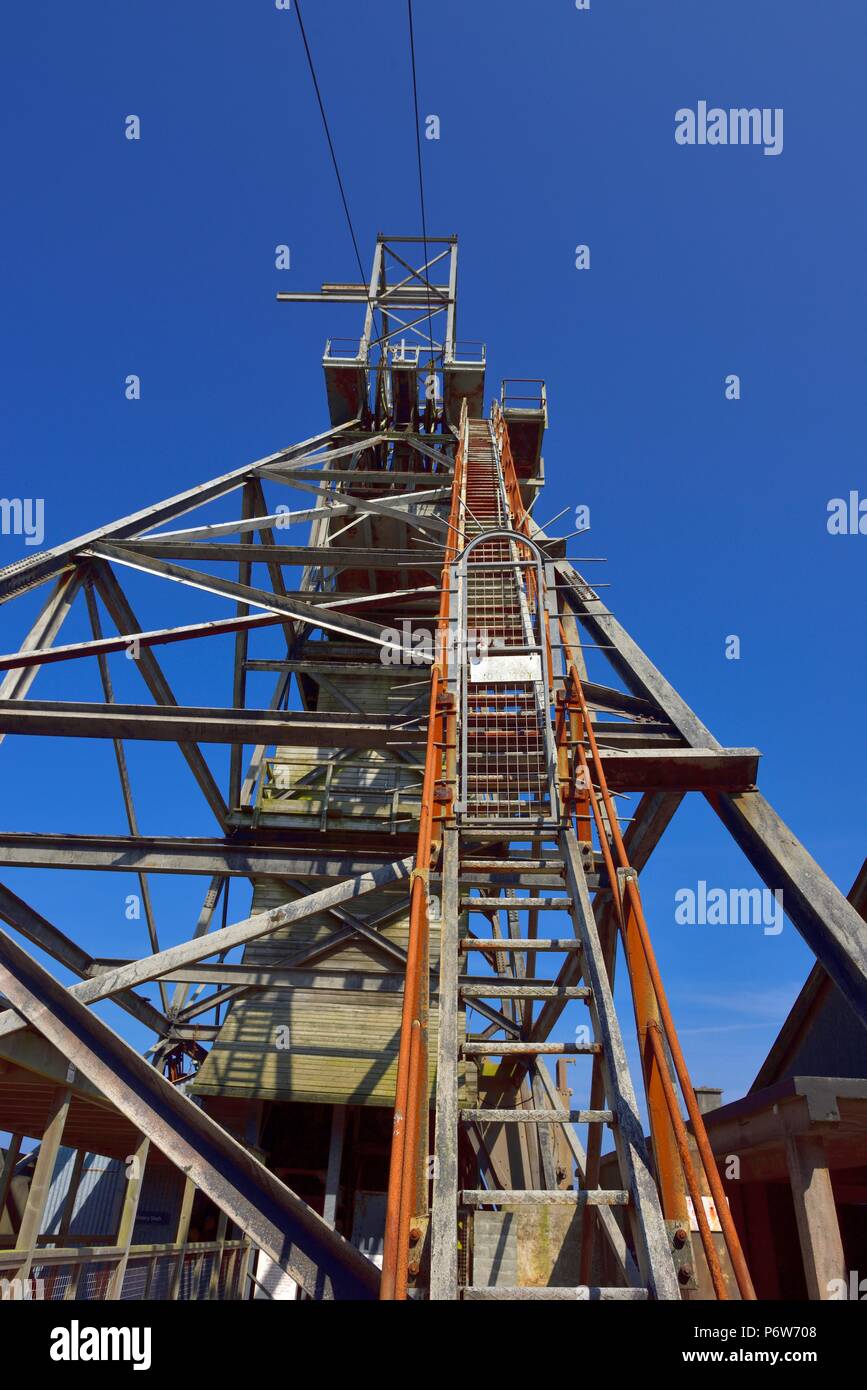 Uk old mine shaft hi-res stock photography and images - Alamy